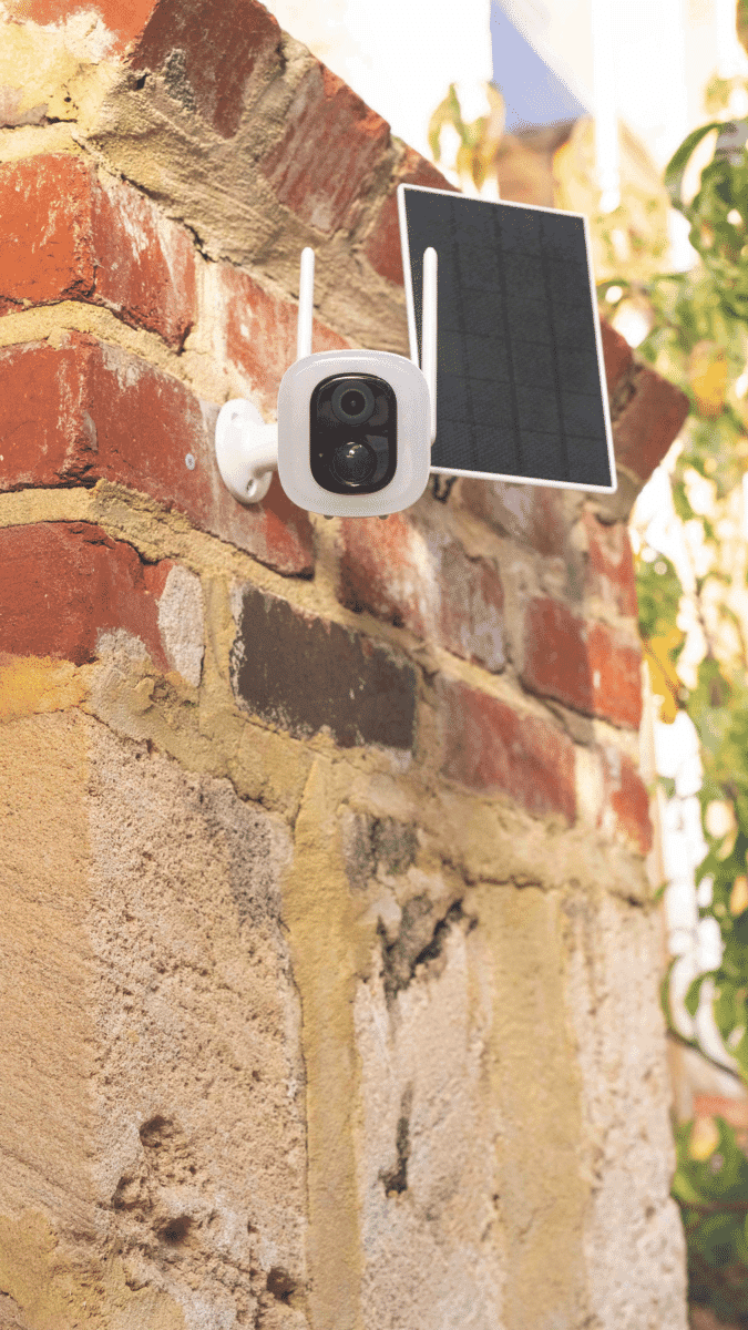 Uniden SoloX 2K Outdoor Bullet Solar Security Spotlight Camera ...